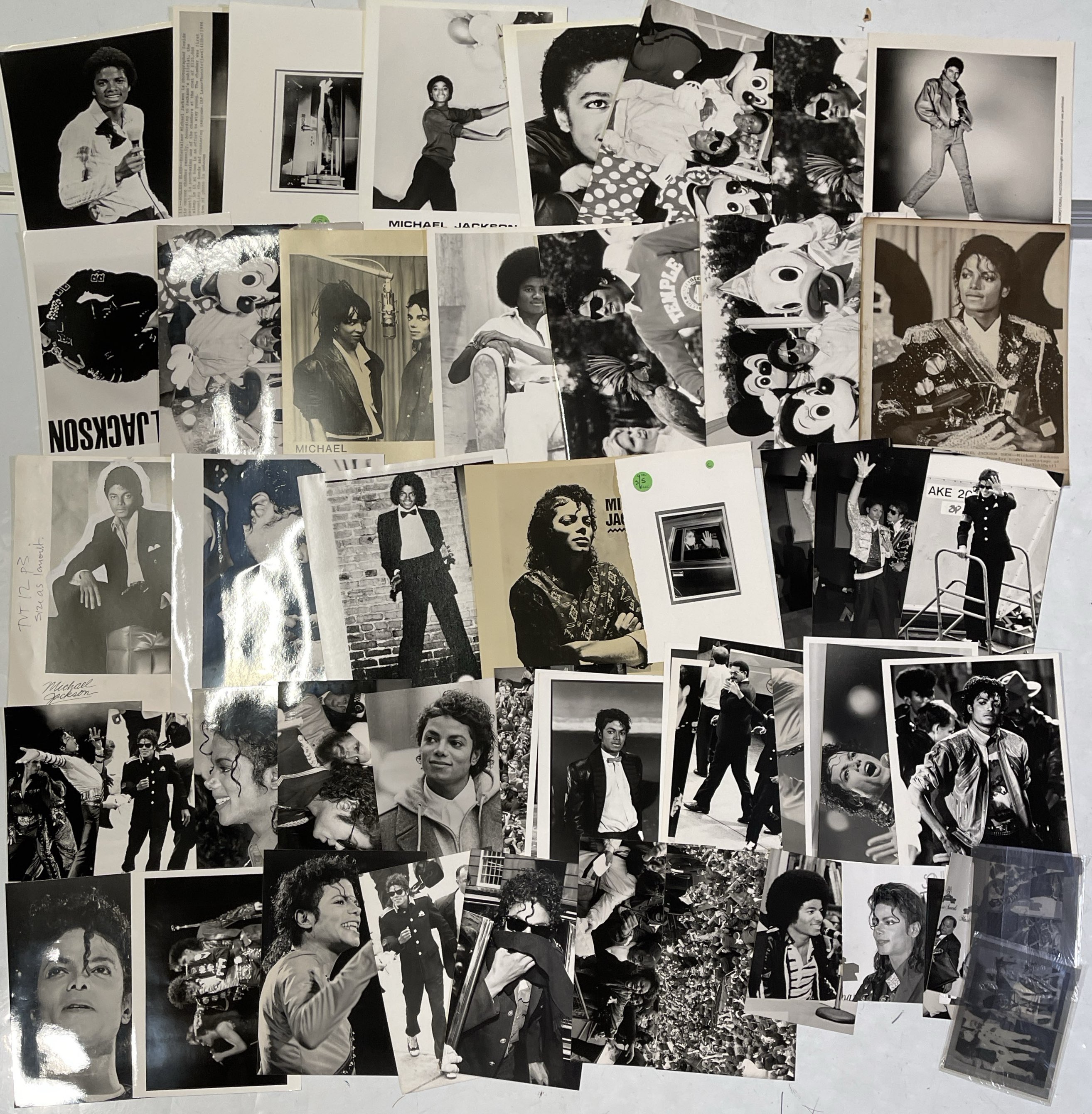 Lot 133 - MICHAEL JACKSON - LARGE COLLECTION OF