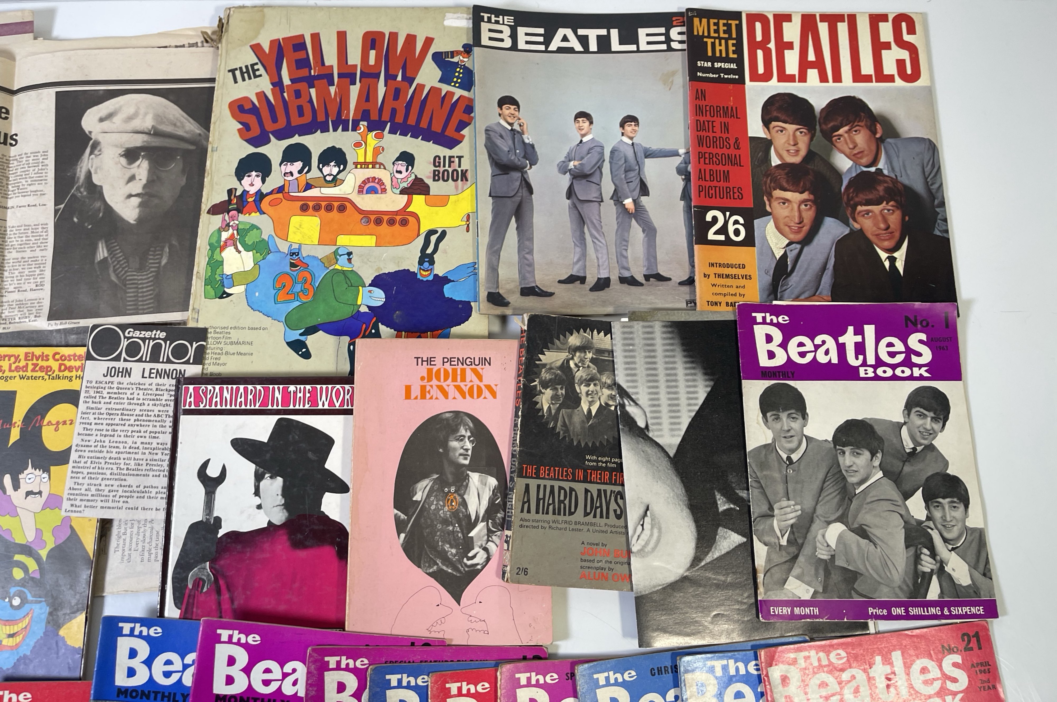Lot 198 - THE BEATLES - BOOKS AND MEMORABILIA INC
