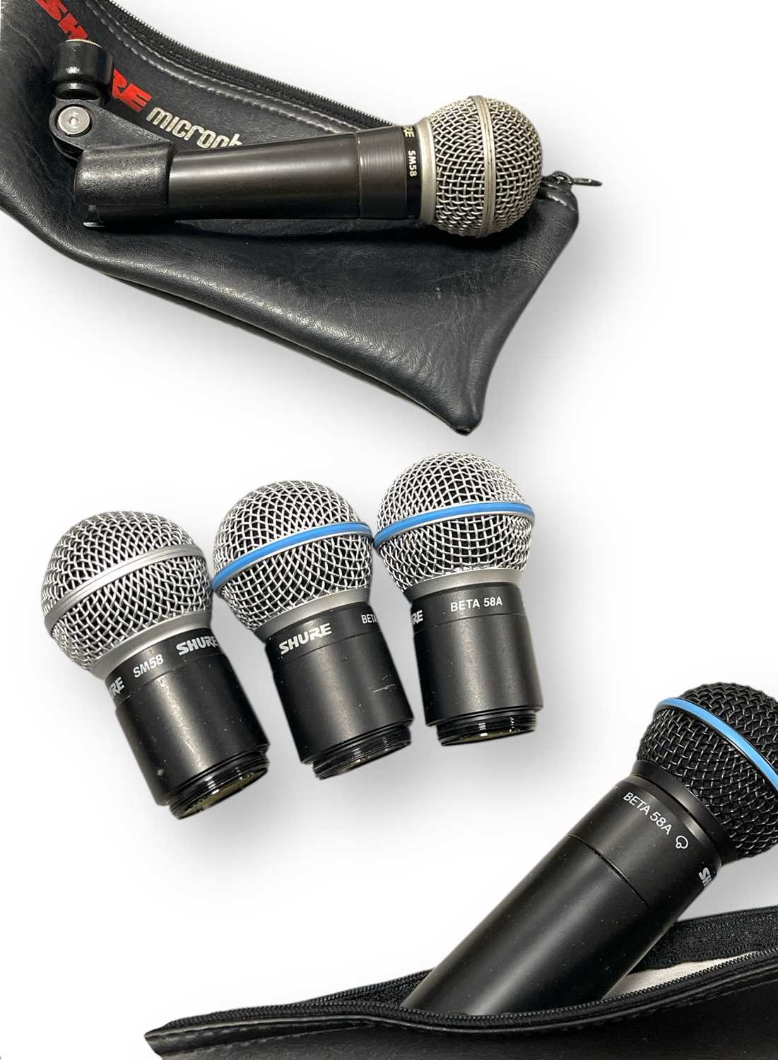 Lot 10 - SHURE MICROPHONES INC BETA 58A WIRELESS SET.