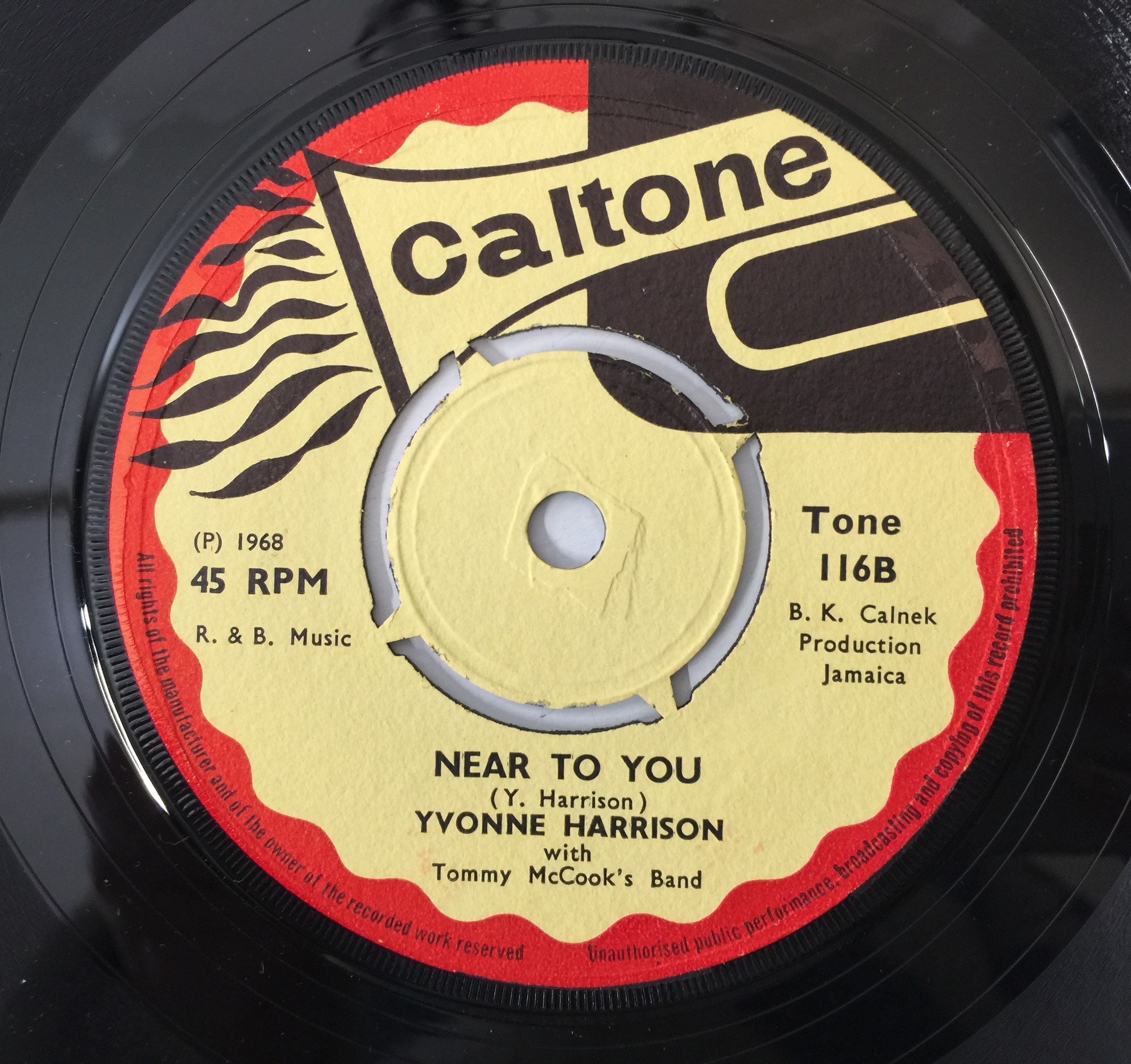 Lot 22 - CLAUDETTE THOMAS - ROSES ARE RED, MY LOVE 7"