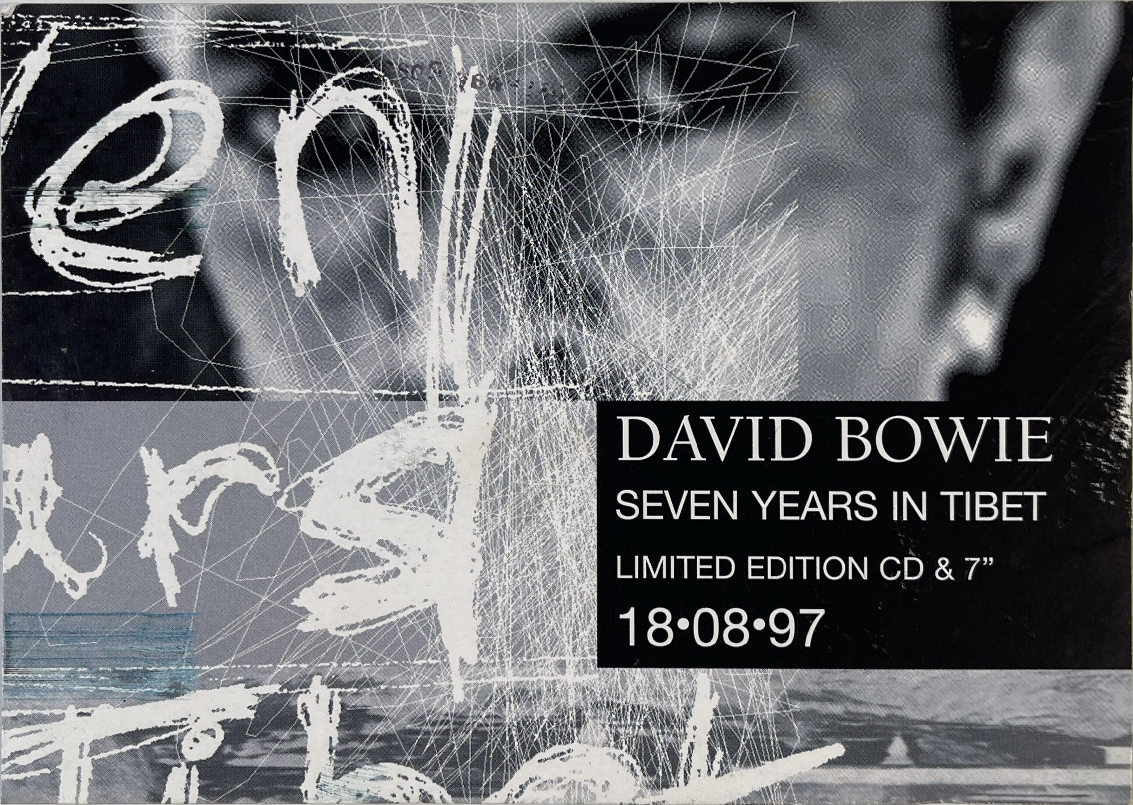 Lot 571 - DAVID BOWIE - SIGNED LETTER ON DAVID BOWIE