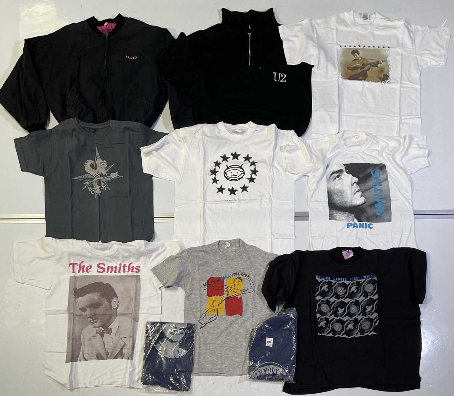 Lot 377 - MUSIC CLOTHING - T-SHIRTS / JACKETS INC PINK