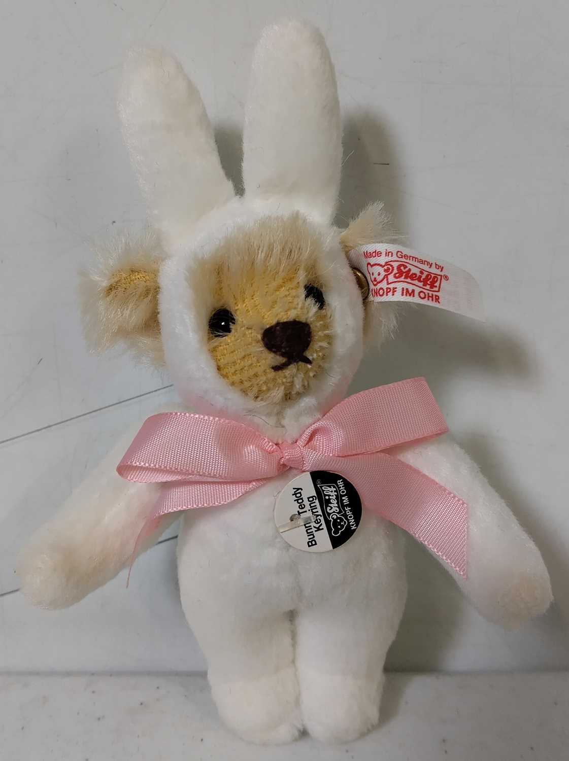 Lot 99 - Steiff Bunny Teddy Keyring