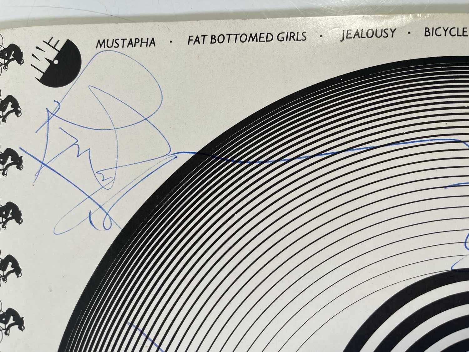 Lot 547 - QUEEN - FULLY SIGNED FRENCH ISSUE JAZZ