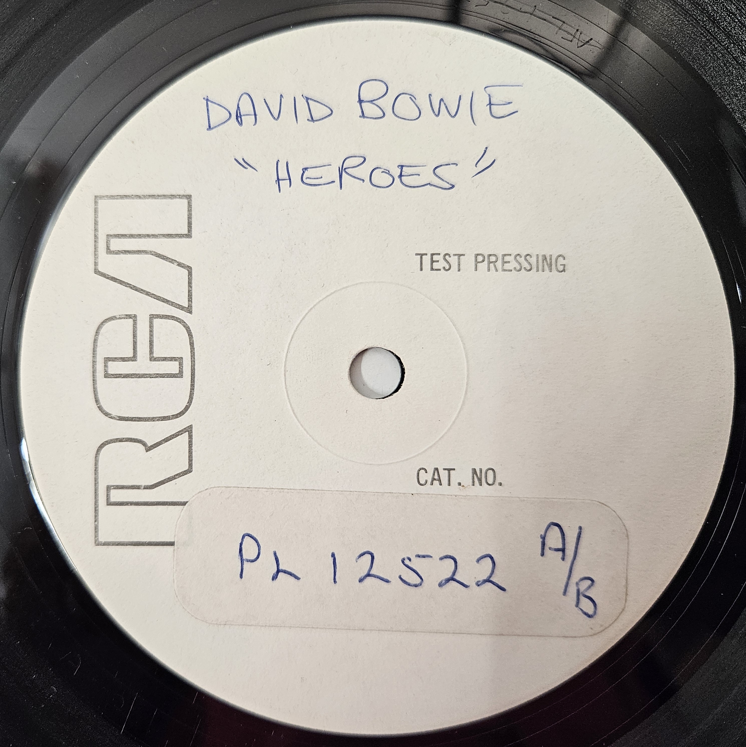 Lot 284 - DAVID BOWIE - HEROES LP (ORIGINAL UK WHITE