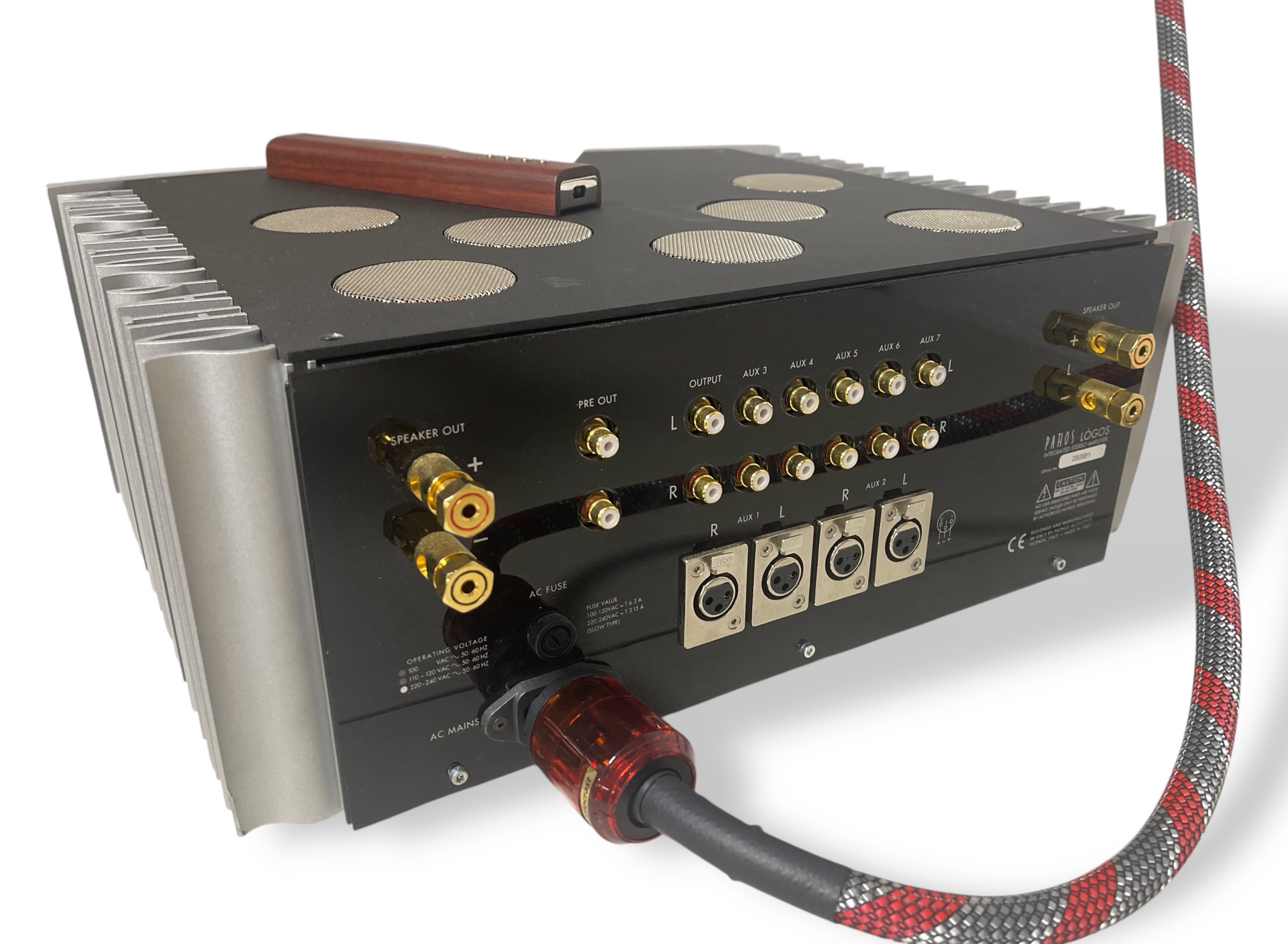 Lot 1 - PATHOS LOGOS INTEGRATED AMPLIFIER.