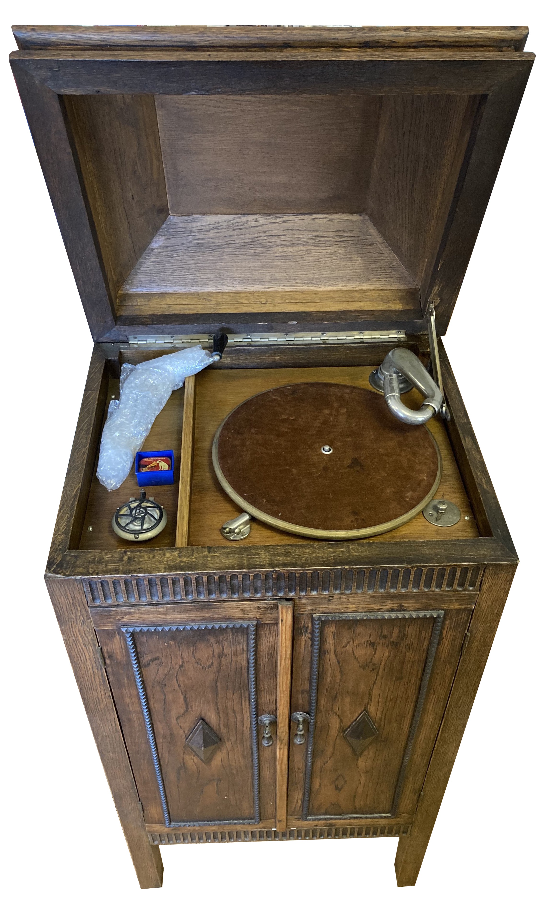 Lot 17 - VINTAGE GRAMOPHONE PLAYER.