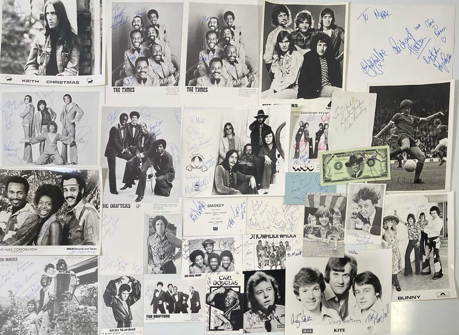 Lot 326 - 1970S AUTOGRAPH COLLECTION.