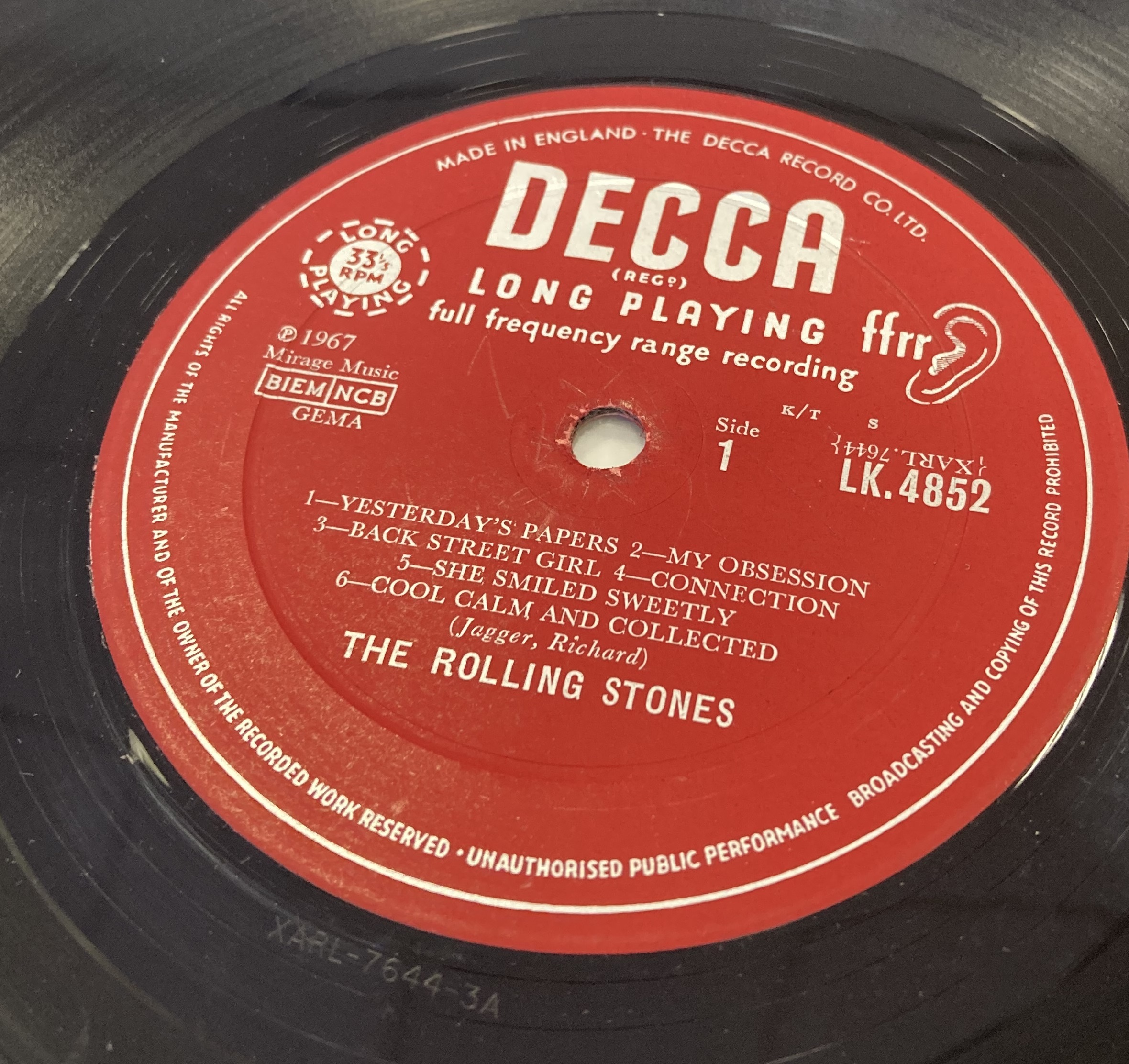 Lot 304 - THE ROLLING STONES - BETWEEN THE BUTTONS LPs