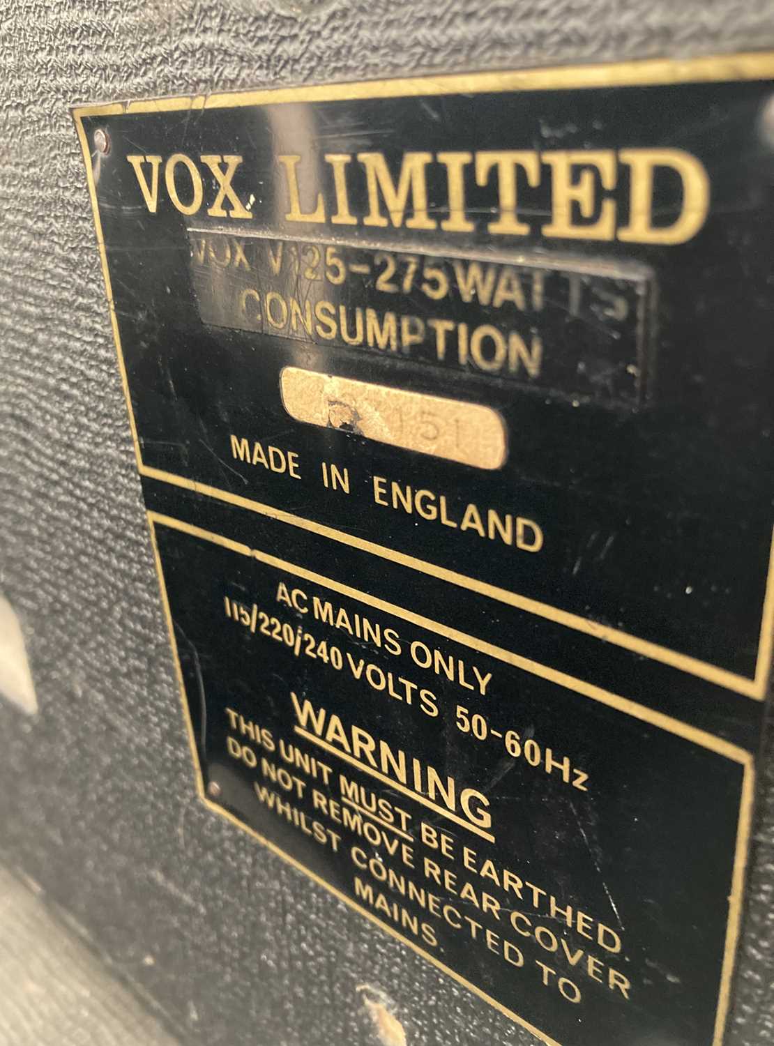 Lot 30 - VOX V125 BASS AMPLIFIER AND SPEAKER
