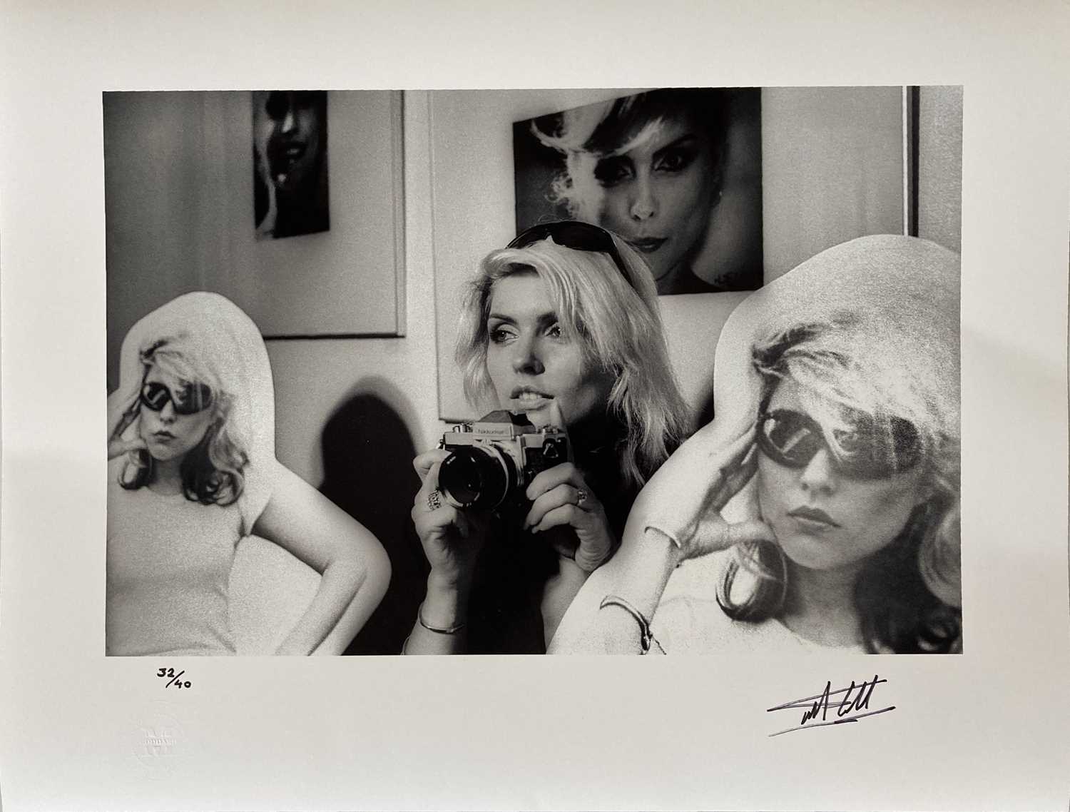 Lot 410 - DEBBIE HARRY / BLONDIE MARTYN GODDARD SIGNED