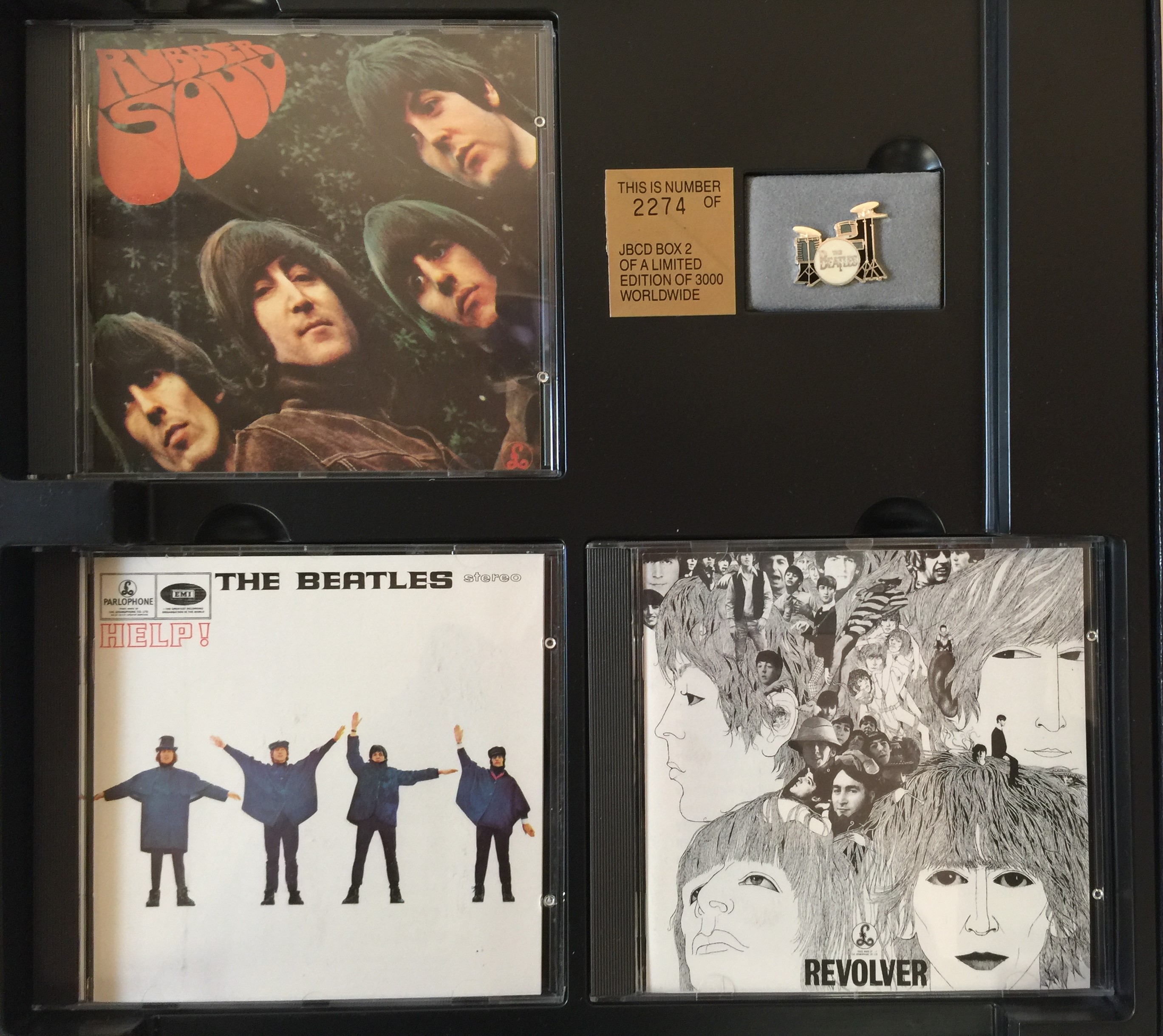 Lot 865 - THE BEATLES - JAPANESE CD BOX SET (JBCD BOX